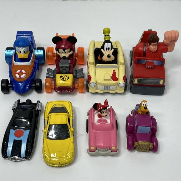 Toys | Hot Wheels Disney Road Racer Goofy Mickey Minnie Mouse Donald Mr ...